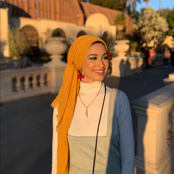 Jenna's Closet (@jennahassan) | Poshmark